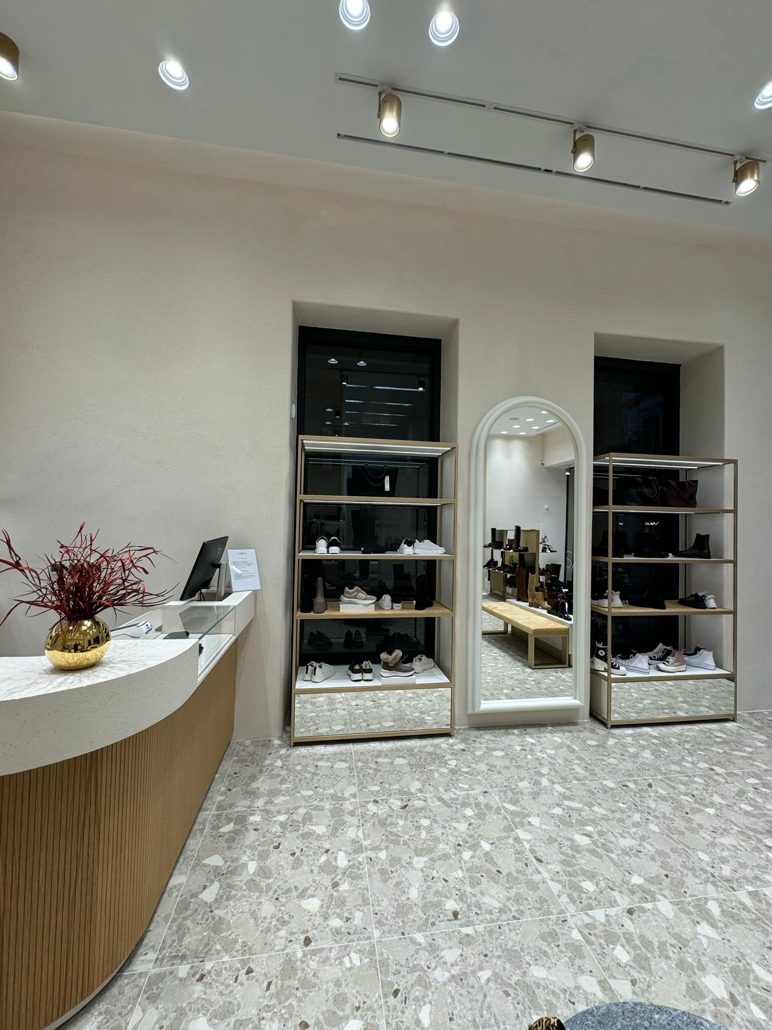 ΚΑΤΑΣΤΗΜΑΤΑ | Labrini