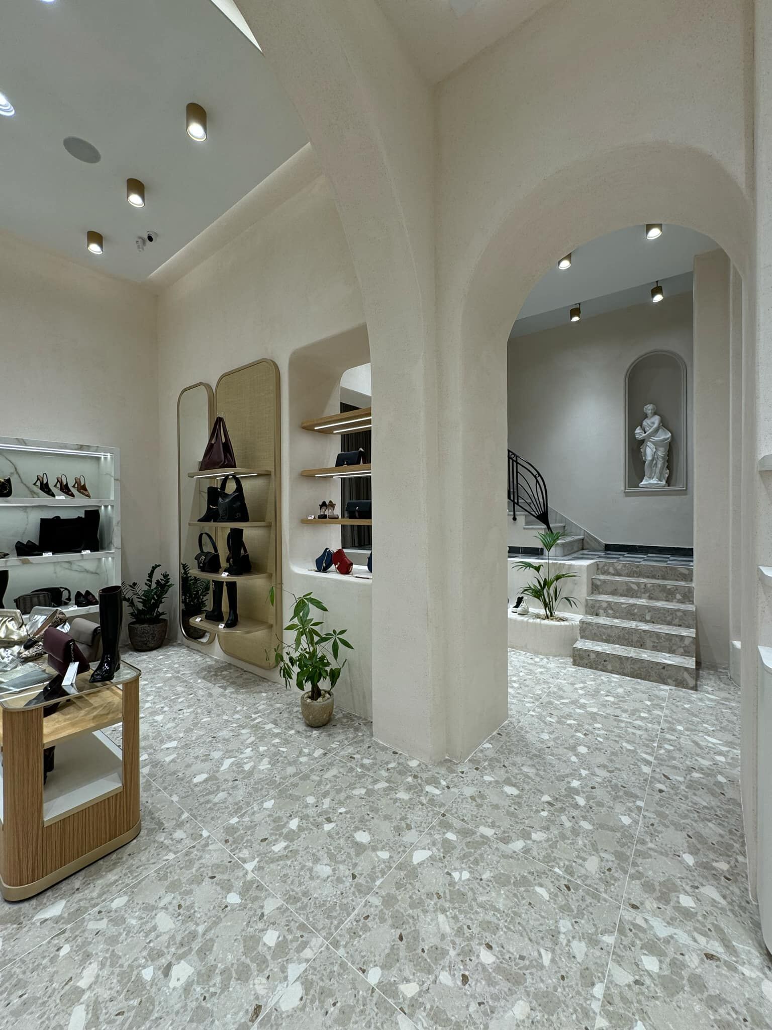 ΚΑΤΑΣΤΗΜΑΤΑ | Labrini