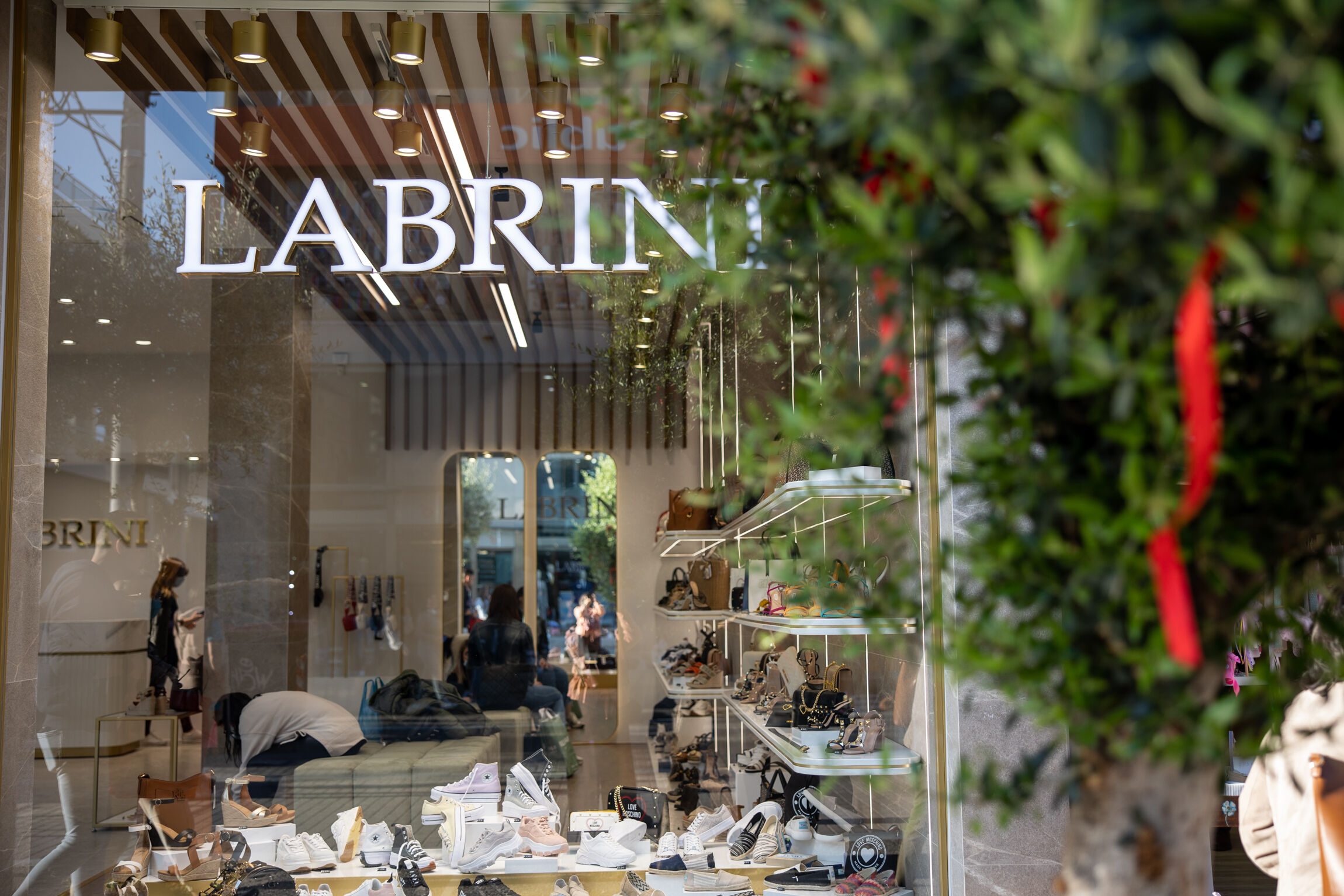 ΚΑΤΑΣΤΗΜΑΤΑ | Labrini